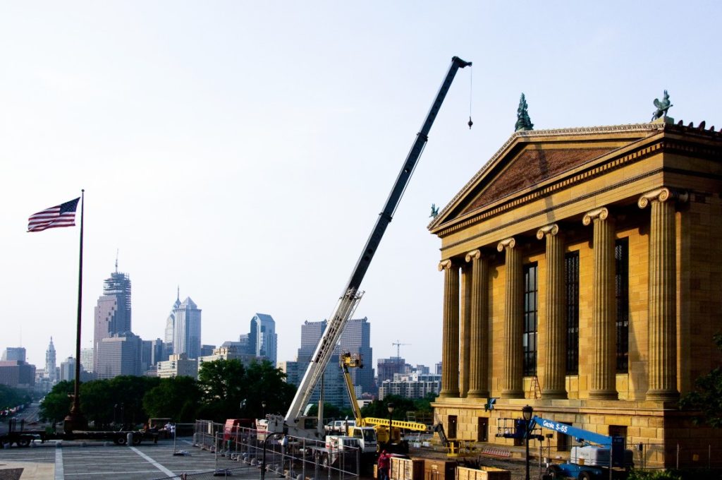 Philadelphia Art Museum Lift | Thackray Crane Project